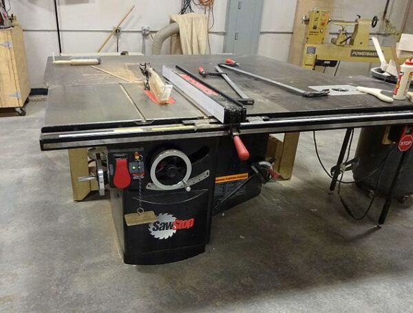 10 Important Steps to Remove Rust From Table Saw - Mardistas